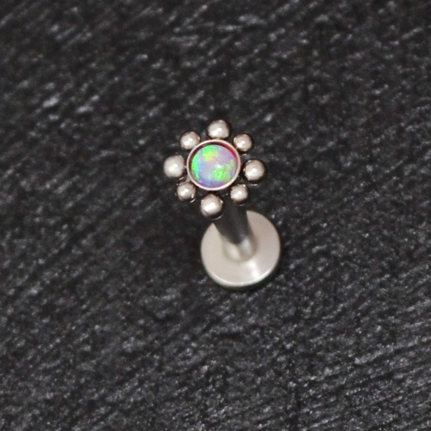 Titanium Lip Ring Opal – TitaniumFashion